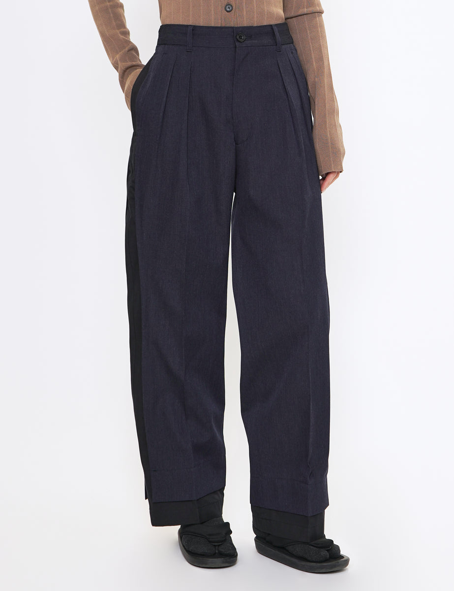 YOKE DARK NAVY BROKEN WIDE TWO PLEATED TROUSERS – GRAPH LAYER